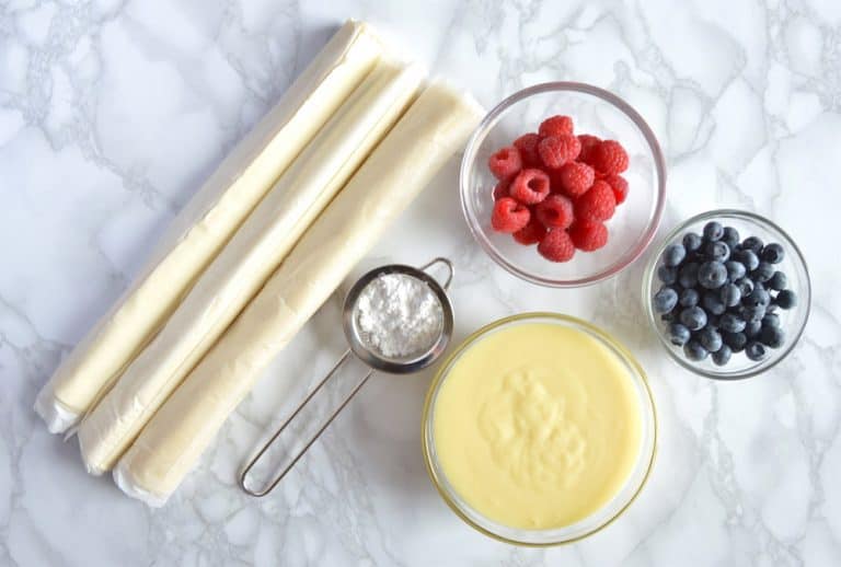 Millefoglie Cream Cake with Berries : Italian Recipe Book