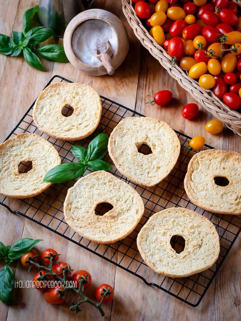 Friselle Pugliesi - Twice Baked Italian Snack Bread : Italian Recipe Book