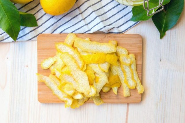 Limoncello (Recipe, Calculations & FAQs) : Italian Recipe Book