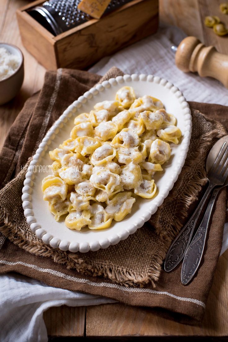 Tortellini Alla Panna : Italian Recipe Book