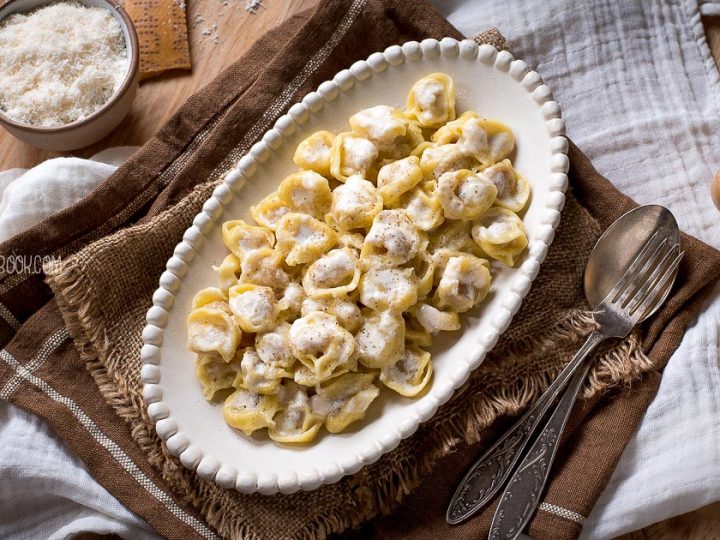 Tortellini Alla Panna - Italian Recipe Book