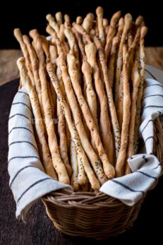 Grissini (Italian Breadsticks) : Italian Recipe Book