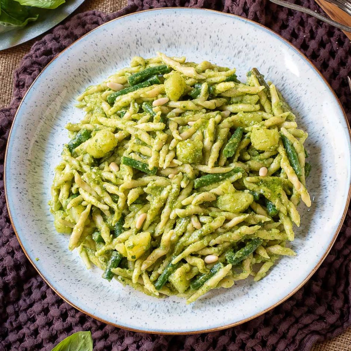 Pasta Al Pesto (Trofie, Trenette, Linguine) : Italian Recipe Book
