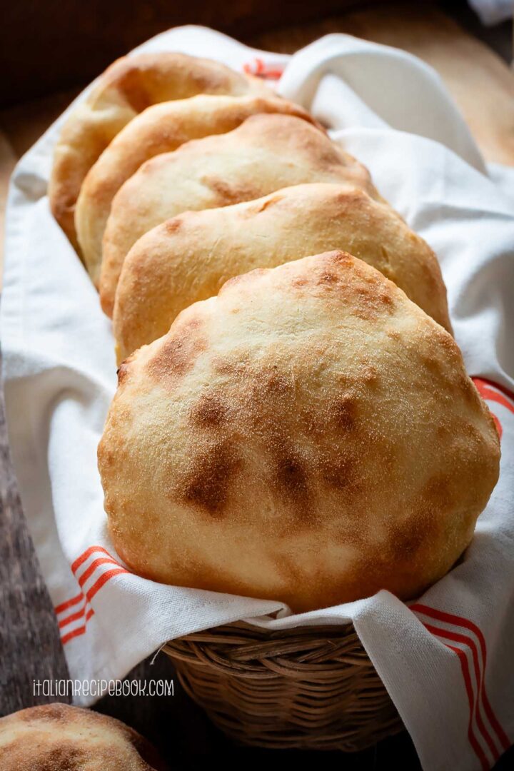 Pucce - Giant Bread Rolls from Puglia : Italian Recipe Book