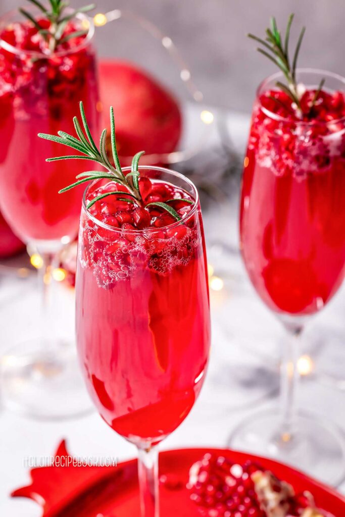 Christmas Prosecco Cocktail (Tintoretto) : Italian Recipe Book