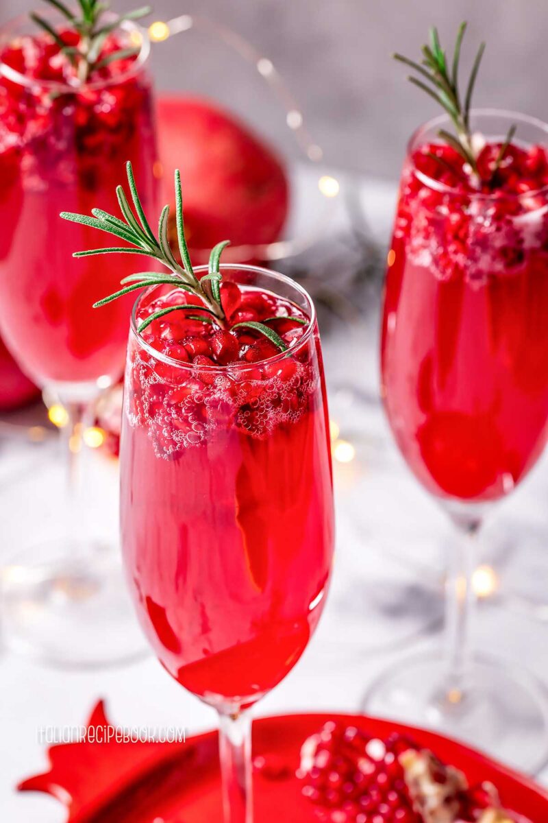 Christmas Prosecco Cocktail (Tintoretto) : Italian Recipe Book