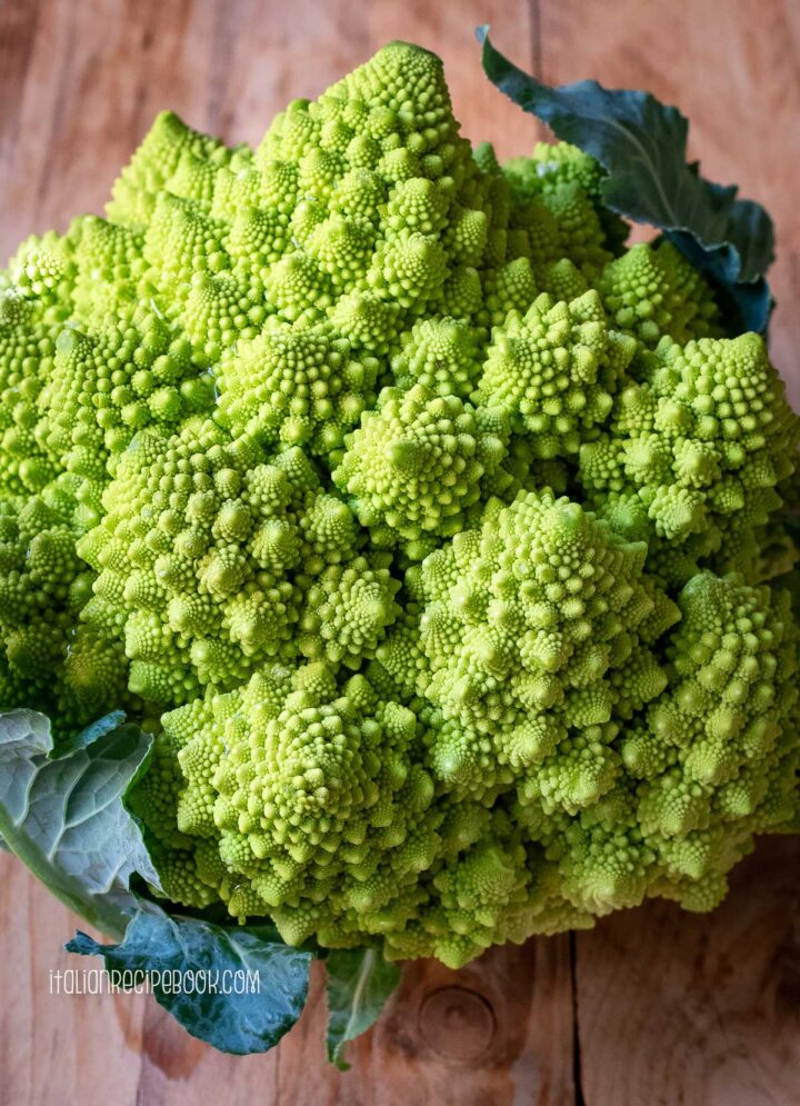 Romanesco Broccoli Roman-Style (Easy & Delicious!) : Italian Recipe Book