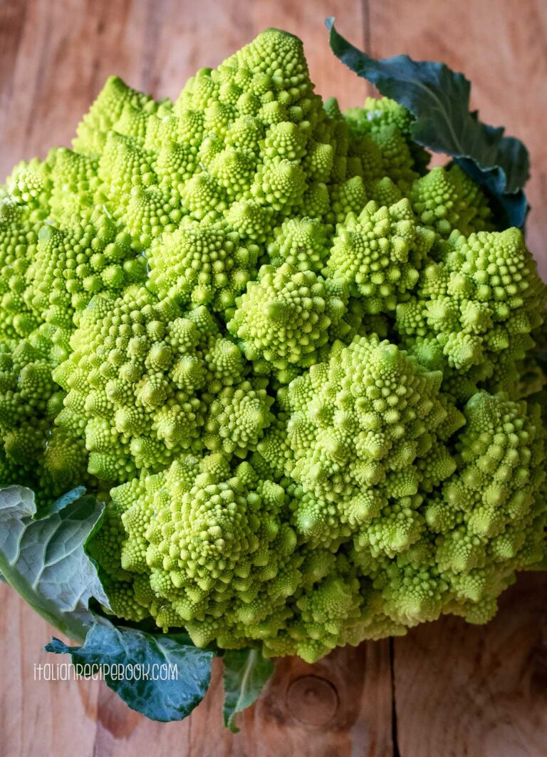 Romanesco Broccoli Roman-Style (Easy & Delicious!) : Italian Recipe Book