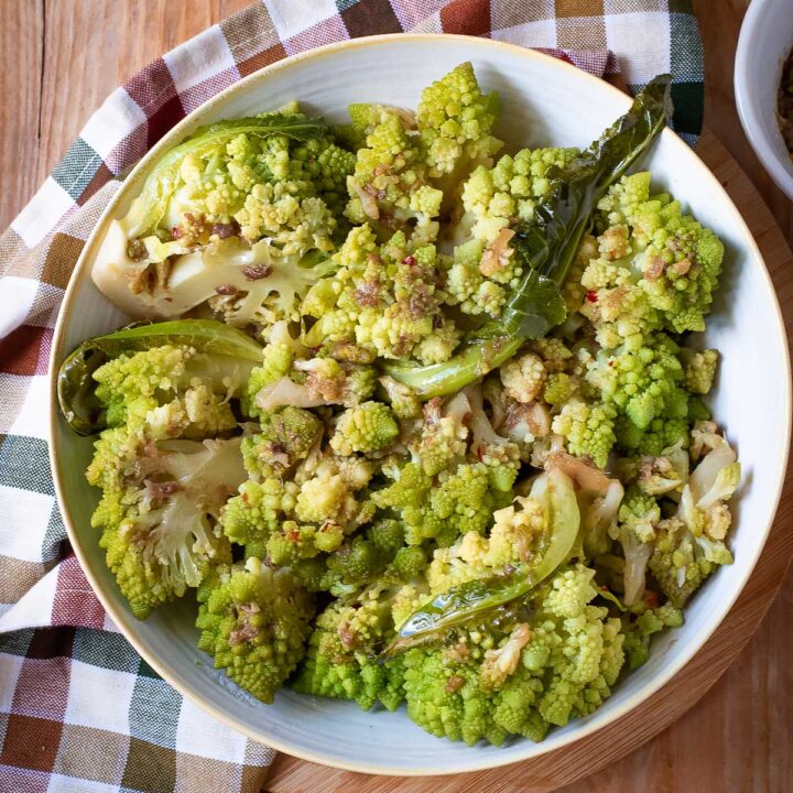 Romanesco Broccoli Roman-Style (Easy & Delicious!) : Italian Recipe Book